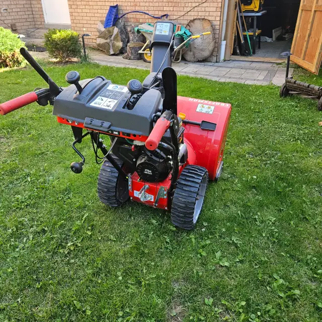 Craftsman snow blower 24inch with Gas | Snowblowers | Markham / York ...