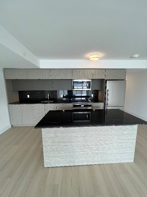 ROOMMATE WANTED - 1 BED IN 3 BED CONDO | Long Term Rentals | City of ...