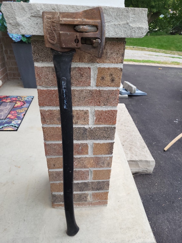 Vintage splitting axe Chopper USA 1 with fiberglass handle | Arts ...