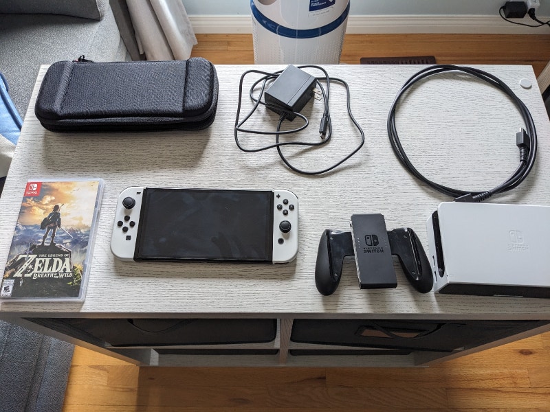 Nintendo Switch OLED plus Zelda BotW | Nintendo Switch | Calgary | Kijiji