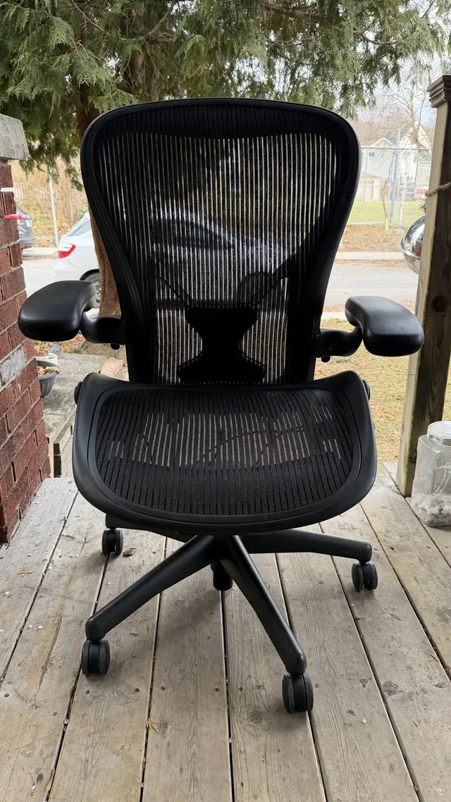 Herman Miller Aeron Size C Posture fit Office Chair | Chairs ...