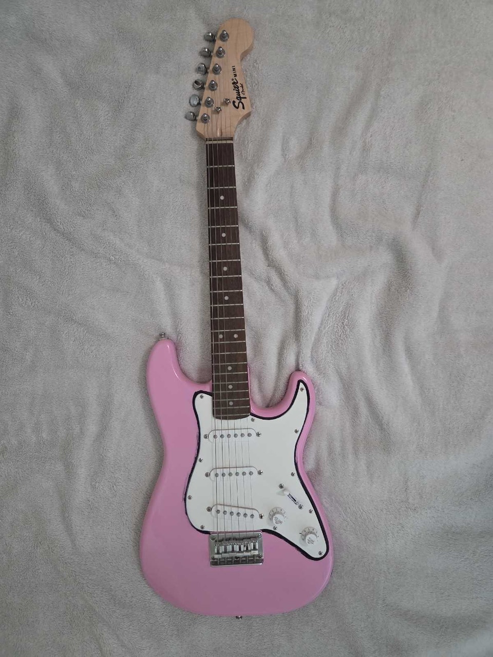 Squre mini electric | Guitars | Winnipeg | Free local classifieds - Kijiji