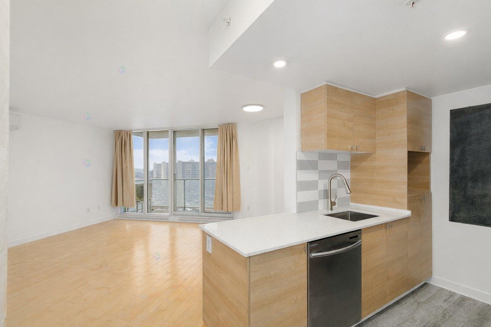 Condo 1 chambre – Rénové, près de REM, 11e étage, promo 1er mois | Long ...