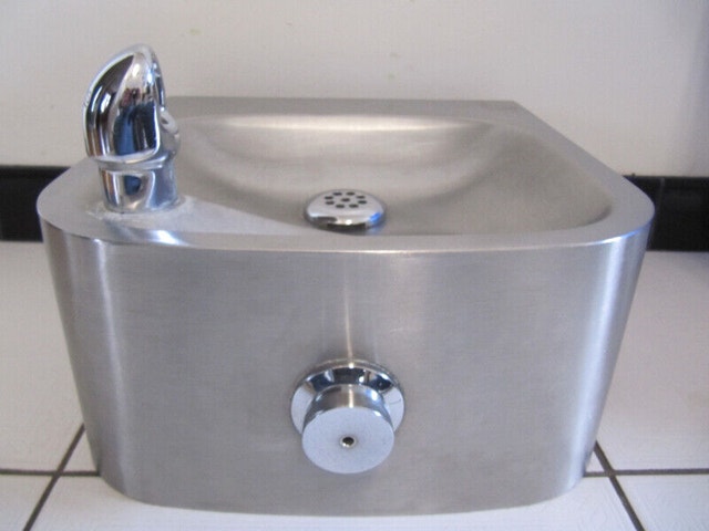 Haws Corporation Model 5872 Stainless Steel Water Fountain XCond | Arts ...