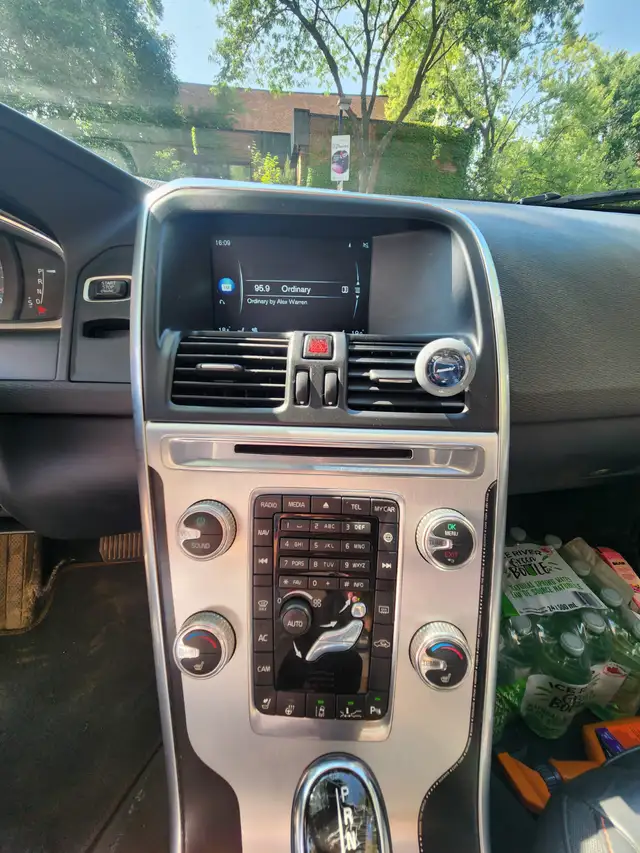 Volvo XC60 - limited OCEAN RACE edition - Fully equipped | Cars ...