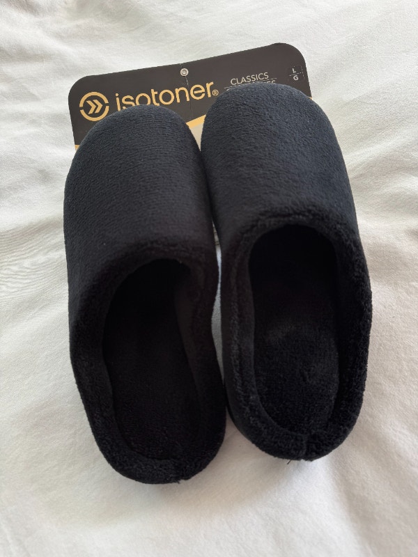NEW - Classics Black ISOTONER Women’s Signature Clog Slippers | Women's ...
