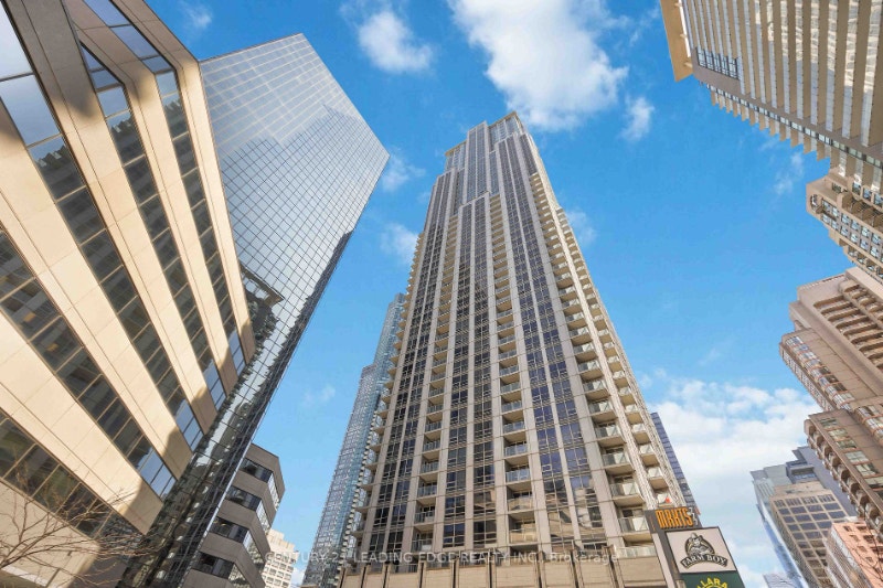 The most Luxurious 2 bedroom condos for lease Downtown Toronto | Long ...
