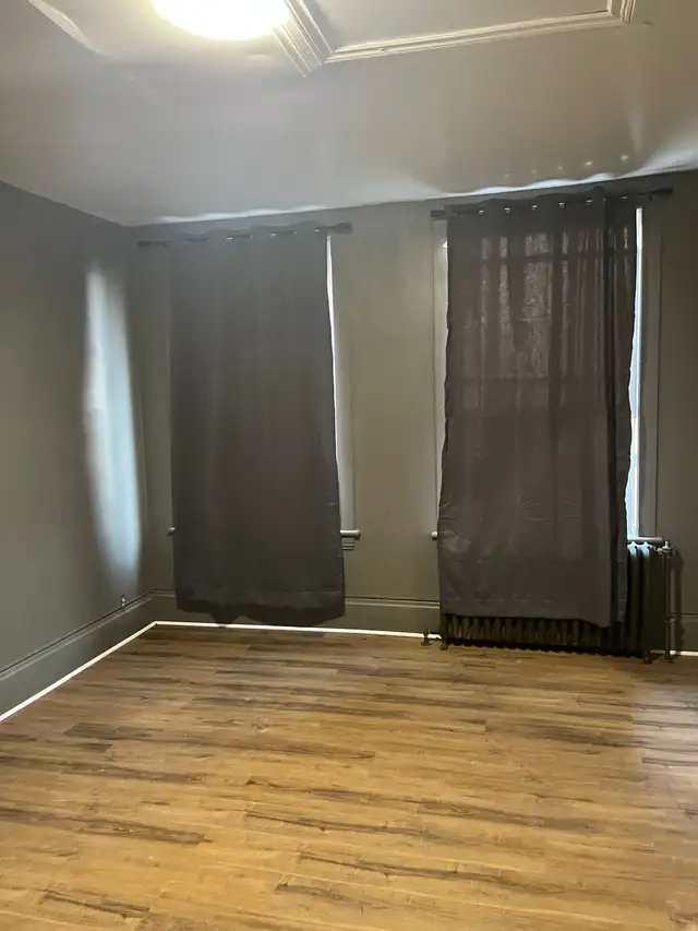 Bright Studio Apartment – 101 Archibald St N | Long Term Rentals ...