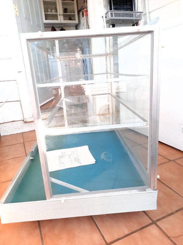 Display case, 3-level, glass & alu., easy set up | Hutches & Display ...