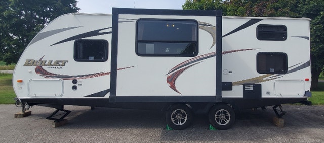 2012 KEYSTONE BULLET ULTRA LITE 230BHS Travel Trailer | Travel Trailers ...