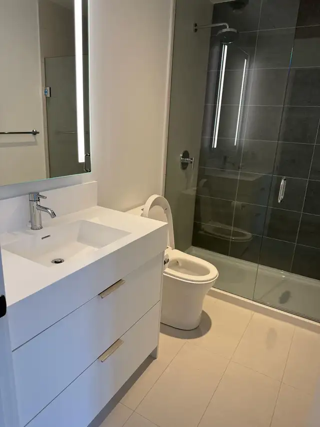 New Furnished Den in Executive Condo in Toronto’s Downtown | Room ...