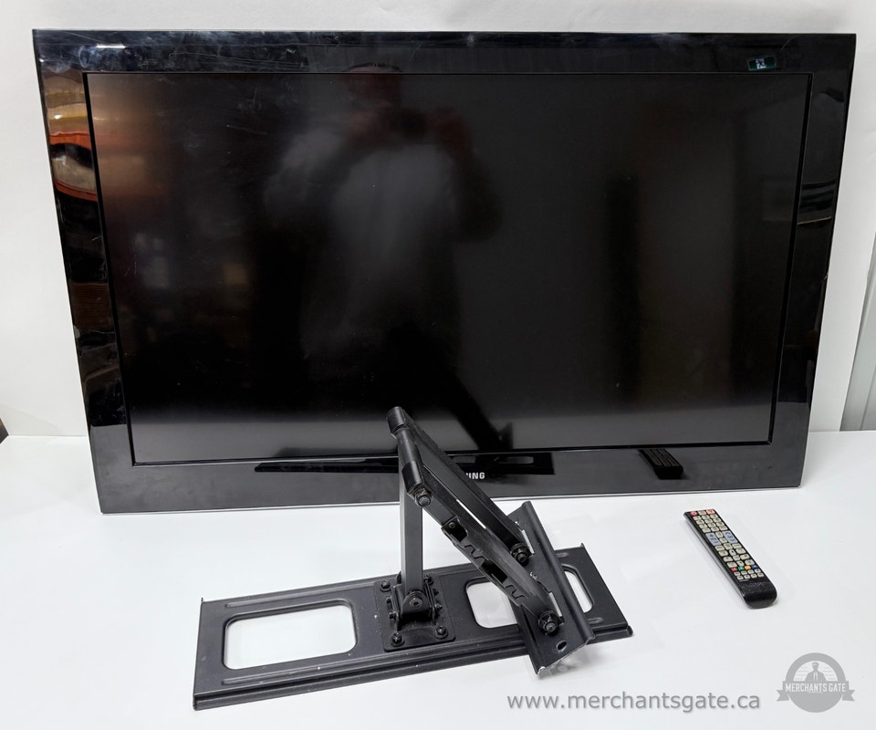 Samsung LN40A550 40-Inch LCD TV with Wall Mount and Remote | Video & TV ...