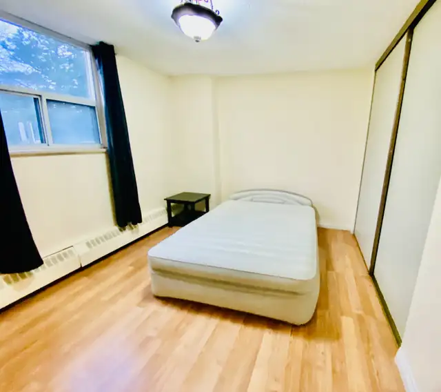 TORONTO 4 RENT GROUND-LEVEL LARGE CORNER SUITE | 401 & KIPLING! | Long ...