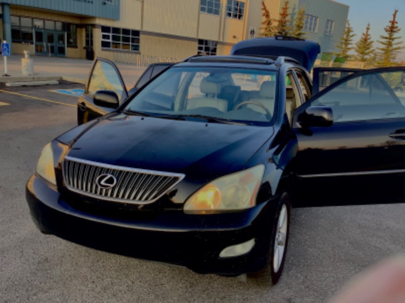 LEXUS RX330 05, SENIOR DRVEN** ACTIVE ** | Cars & Trucks | Calgary | Kijiji