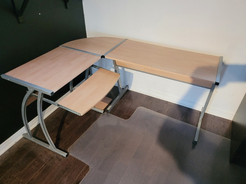 Student corner desk | Bureaux | Laval/Rive Nord | Kijiji