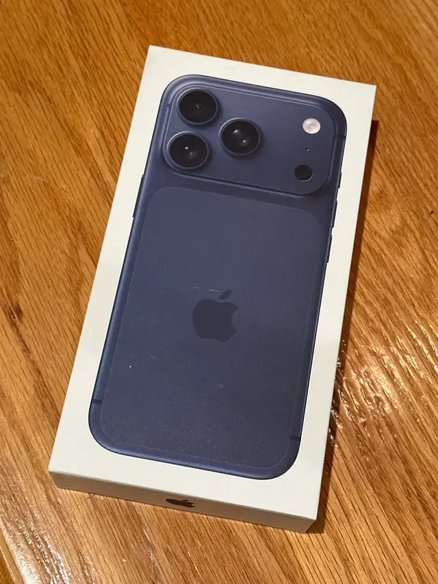 iPhone 17 pro deep blue 256 gb sealed | Cell Phones | Laval / North ...