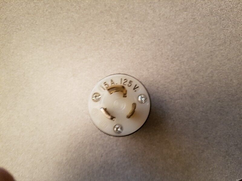 PLUG FEMELLE TWIST LOCK 15A 125V 2P 3 FIL NEUF NEW 4720 | Autre | Laval ...