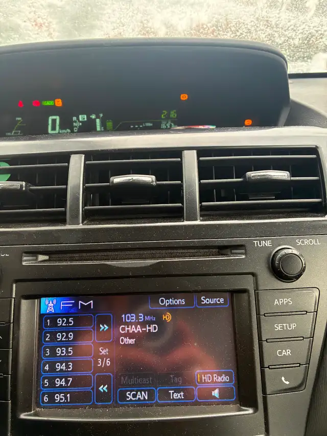 Prius V 2013 à vendre , problème, mécanique, mais roule 425000km | Cars ...