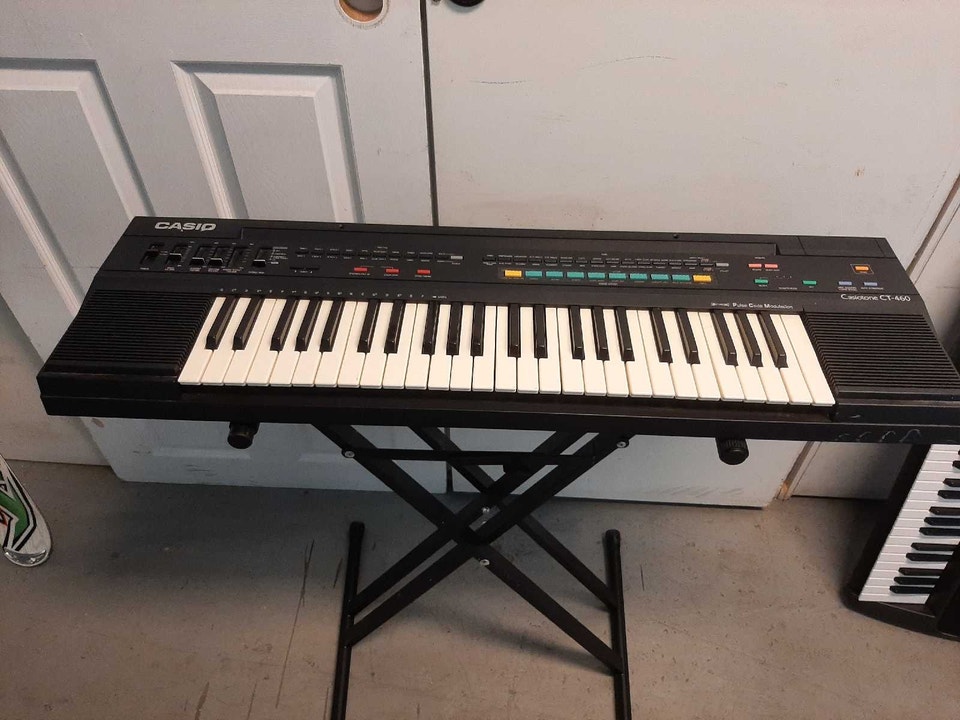 Casio CT-460 Keyboard *with power supply, no stand* | Pianos ...