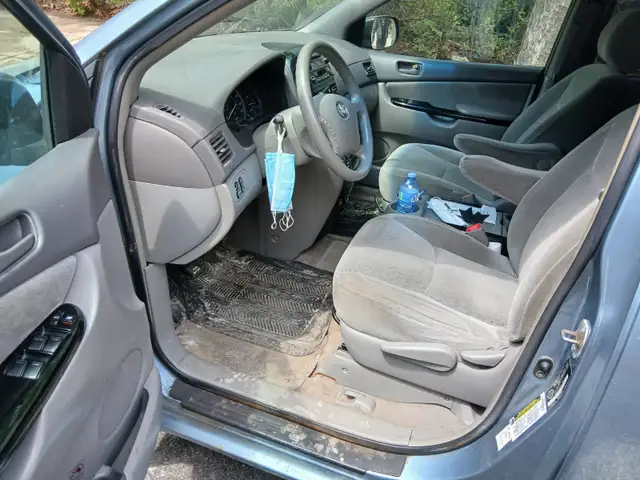 Toyota sienna 2005 Automatic ce 8 passinger | Cars & Trucks | City of ...
