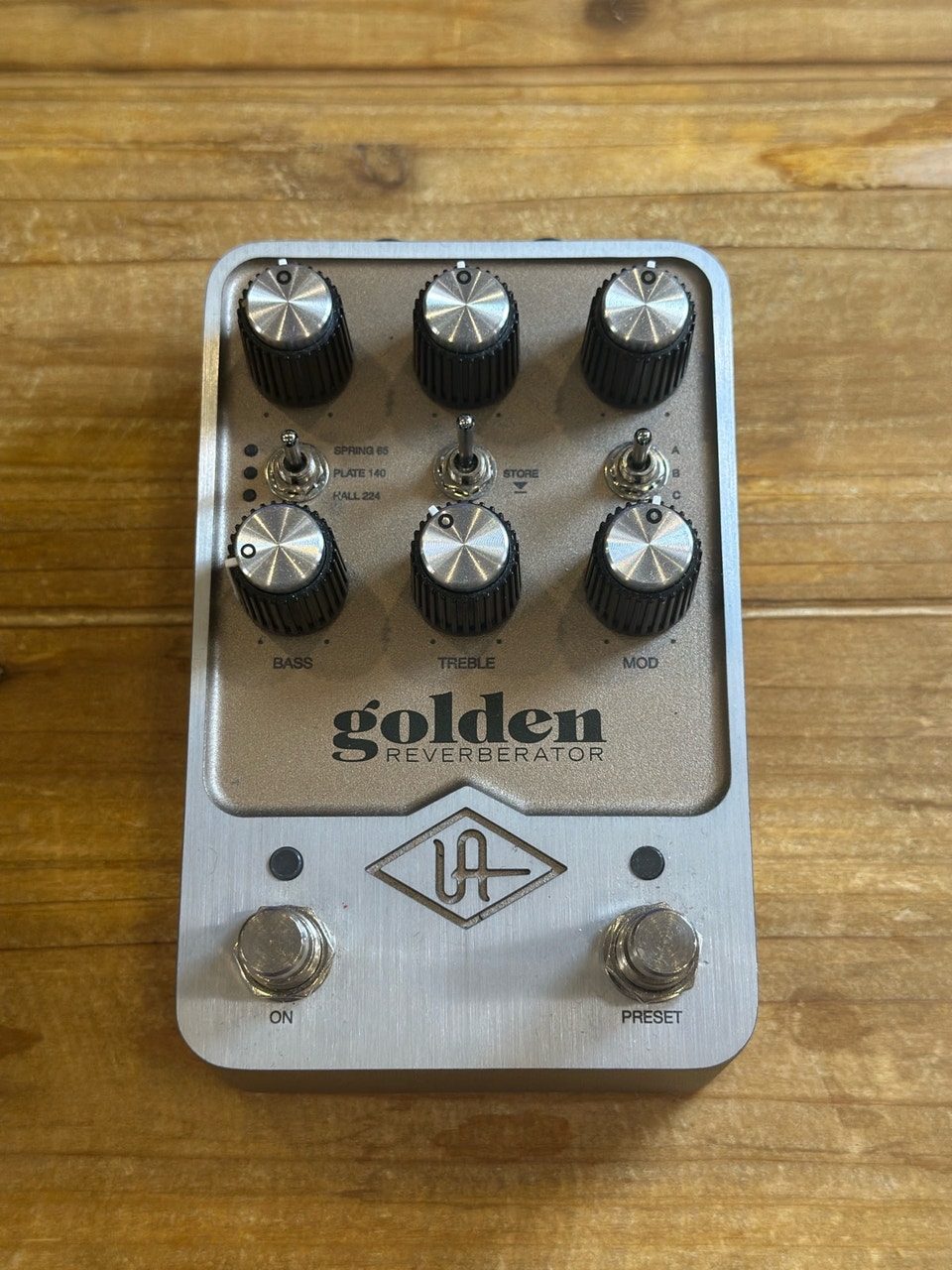 UA Golden Reverberator | Amps & Pedals | Markham / York Region | Free ...