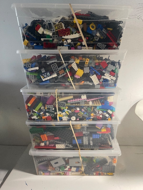 LEGO, LEGOS, CLEAN AUTHENTIC, PET FREE, SMOKE, DUST FREE, BRICKS ...