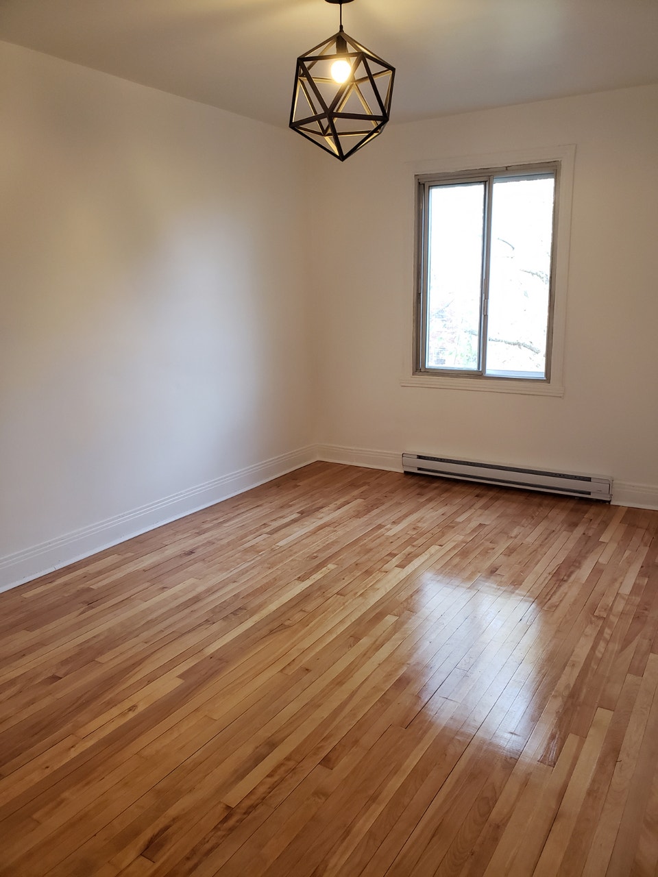 Rénové style condo 4 ½ Cote Des Neiges | Long Term Rentals | City of ...