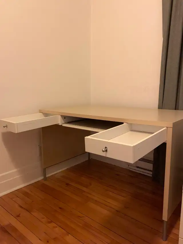 Bureau de travail | Desks | City of Montréal | Free local classifieds ...