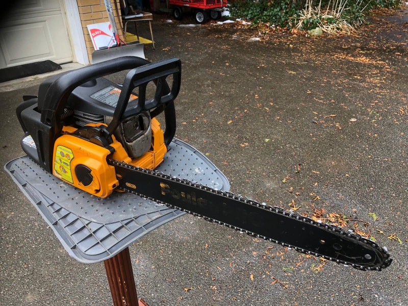 Chainsaw Poulan Pro chain saw 18 inch cut firewood gas powered | Power ...