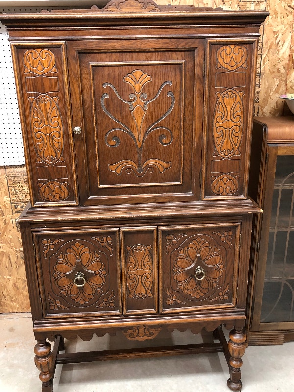 Hutch cabinet and Waterfall Cabinet | Hutches & Display Cabinets ...