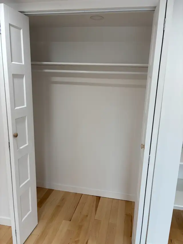 3 1/2 - Metro Frontenac - cour commune | Long Term Rentals | City of ...