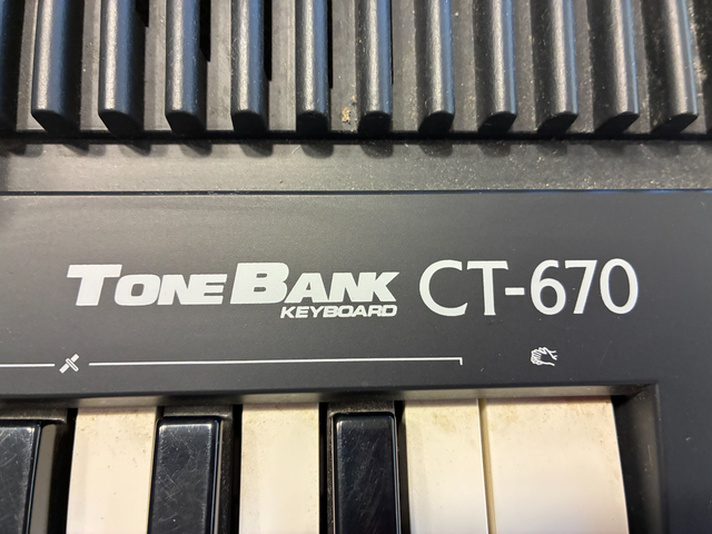 CLAVIER CASIO - CT-670 (61 NOTES) | Pianos & Keyboards | Laval / North ...