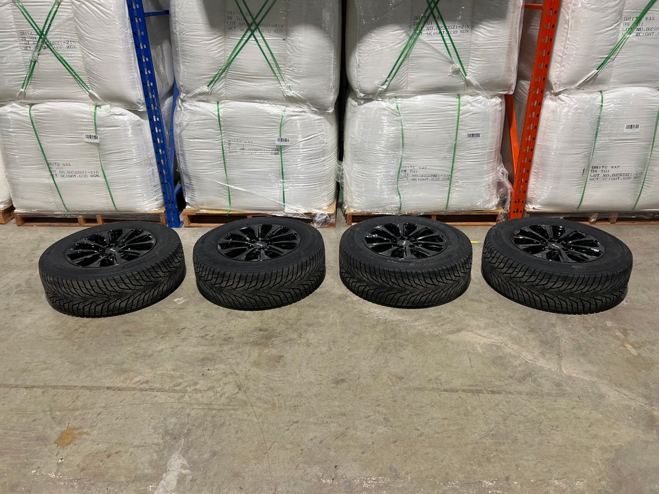 Winter tires 255/65R18 avec Mags Rims | Tires & Rims | City of Montréal ...