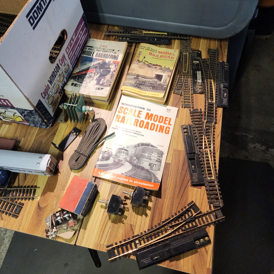 vintage Lionel train set 1950s HO scale size | Arts & Collectibles ...