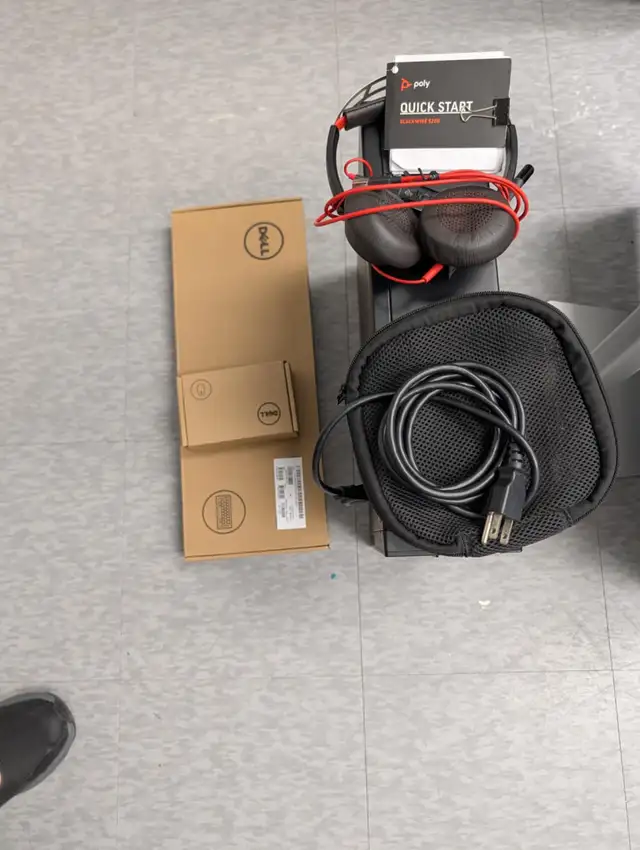 Dell Desktop with brand new mouse keyboard cables and desktop an ...