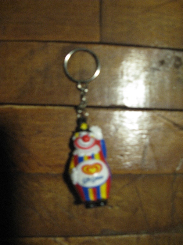 clown GB GLACE BALLOON old plastic keychain hard plastic | Art et ...