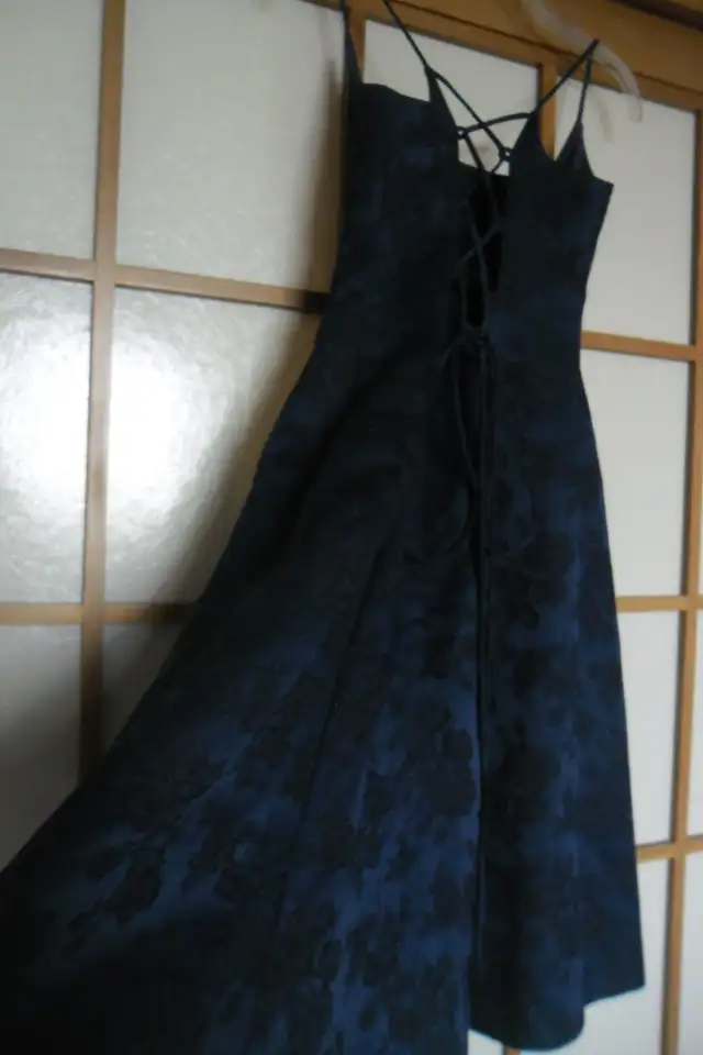 Gorgeous Midnight Blue Dress With Black Floral Detail. Size 6. | Women ...