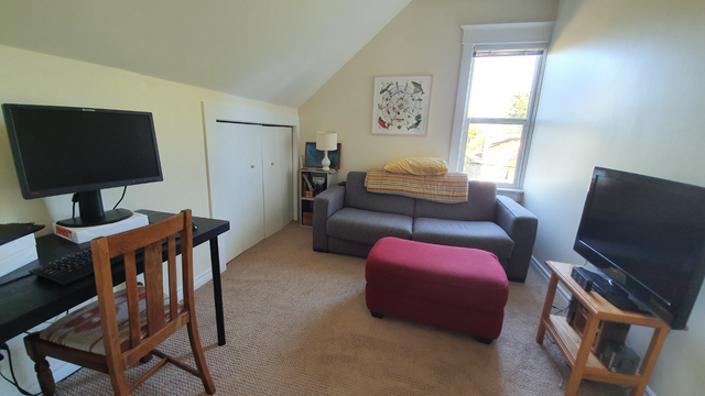 Bright Top-Floor 2BR Heritage Suite (Oak Bay border) | Long Term ...