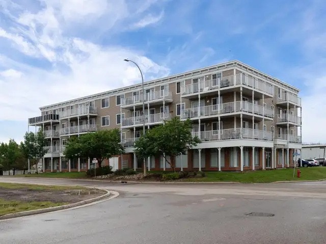 2 Bed 2 Bath Condo For Rent - Fort McMurray - Downtown Queen ST | Long ...