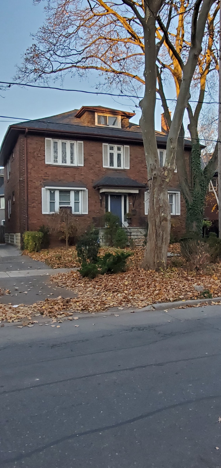 Elegant and Sun-Filled 2-Bedroom Residence in Prestigious Chapli | Long ...