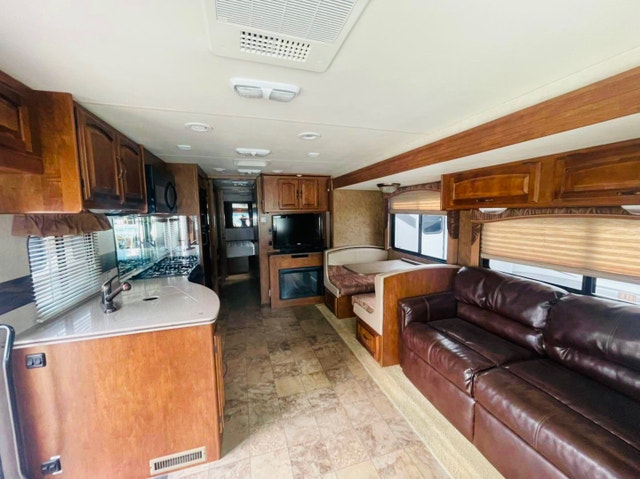 Beautiful 32 Foot RV | RVs & Motorhomes | Hamilton | Kijiji