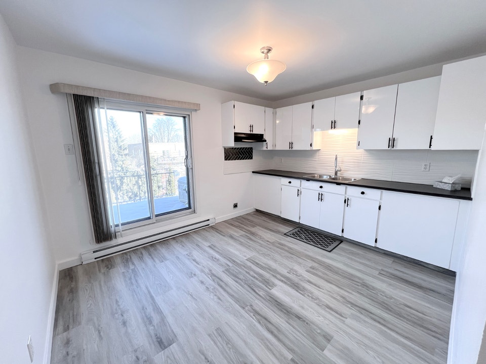4 1/2 Ahuntsic disponible/rénové | Long Term Rentals | City of Montréal ...