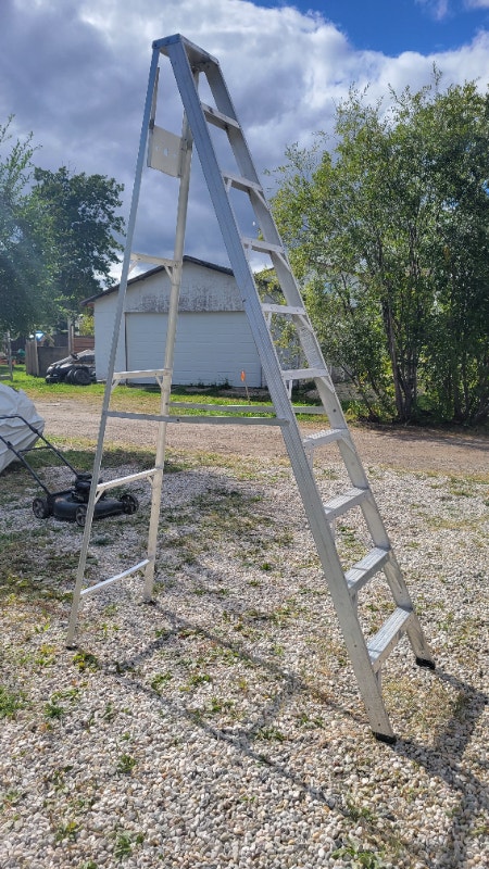 10' Step ladder | Ladders & Scaffolding | Edmonton | Kijiji