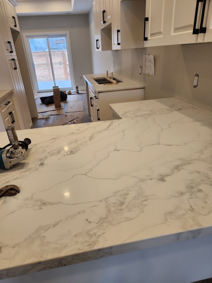 Quartz, Granite Countertops GOOD DEAL FOR CONTRACTORS, BUILDER ...