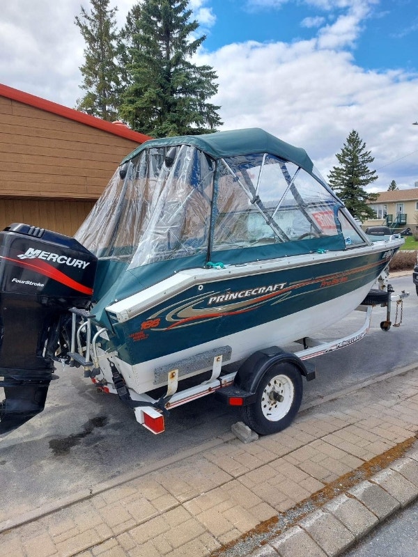 Bateau de pêche Princecraft Proseries | Vedettes et bateaux à moteur ...