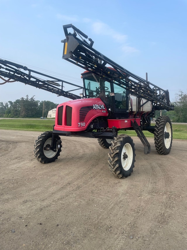 Apache 790 plus | Farming Equipment | Saskatoon | Kijiji
