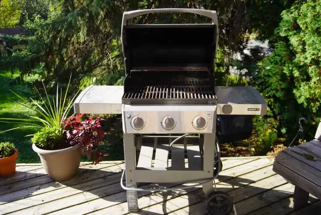 Webber Spirit 2 Natural Gas BBQ | BBQs & Outdoor Cooking | Winnipeg ...