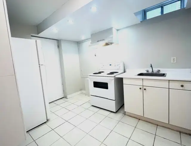 GTA Newmarket Basement with separate entrance in perfect locatio | Long ...