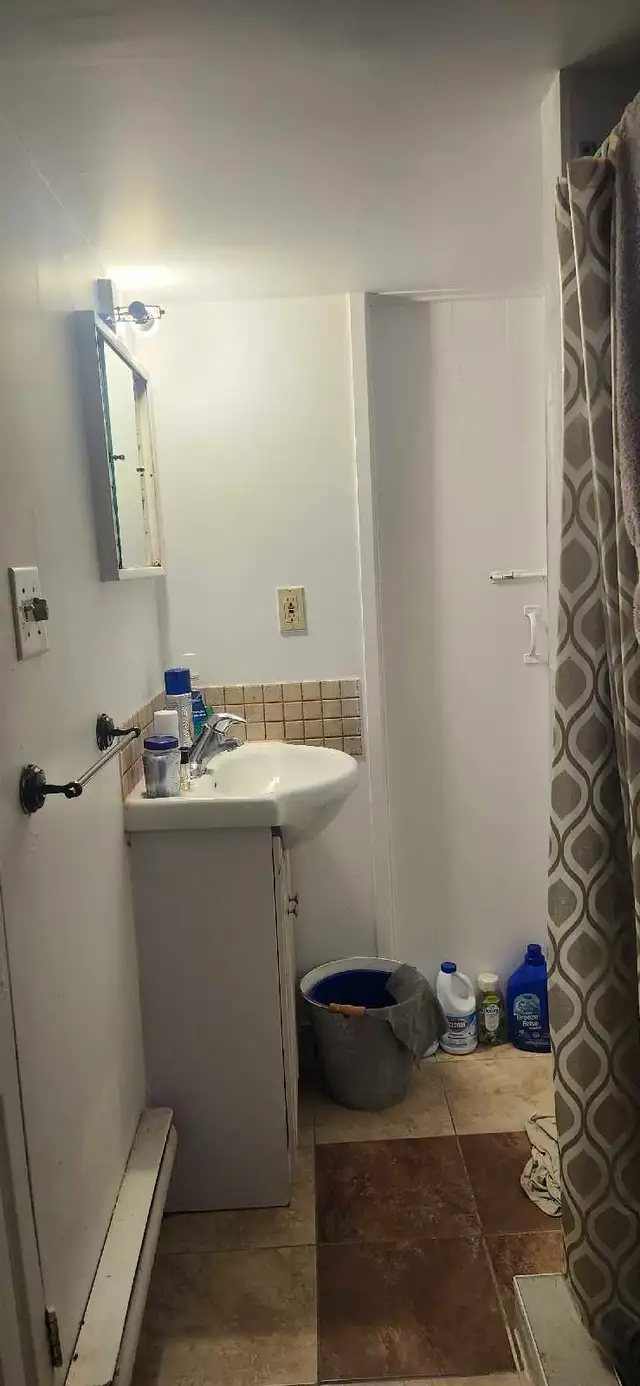 Bachelor apartment | Long Term Rentals | City of Montréal | Free local ...