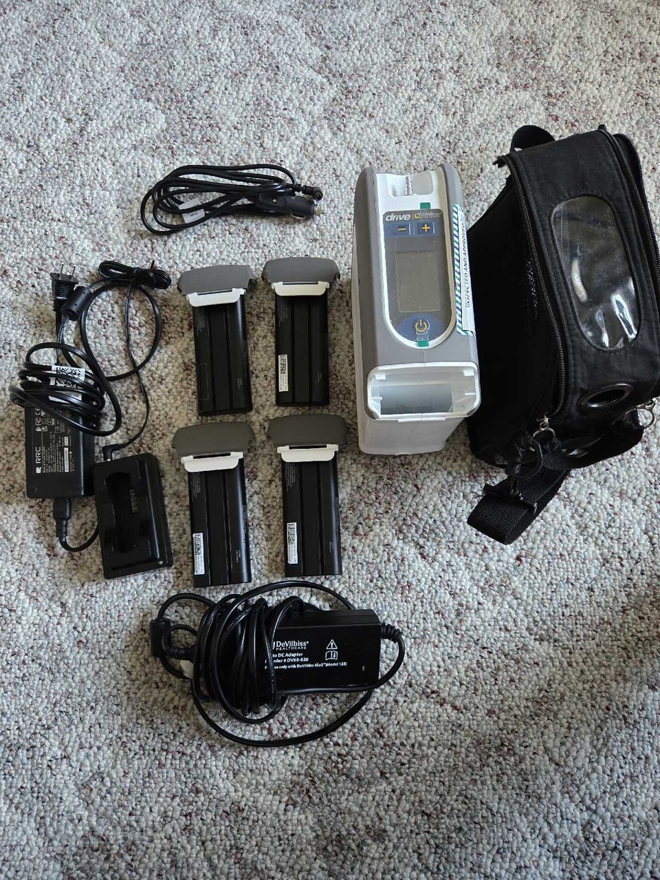 DeVilbiss iGo2 Portable Oxygen Concentrator with Accessories | Health ...